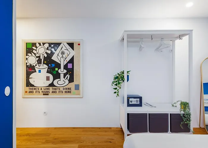 Vacation in Lovelystay - Porto Box, Porto | hotelsporto.org